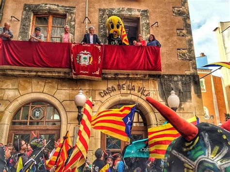 Ball De Diables Del Vendrell Home Facebook