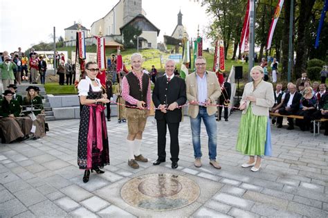 Dorfstraße Mit Einem Großen Fest Eröffnet Övp Bergheim