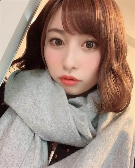 成瀬心美さんのインスタグラム写真 成瀬心美instagram 「🧣 最近ストールが大活躍です 首元を温めるだけで だいぶ