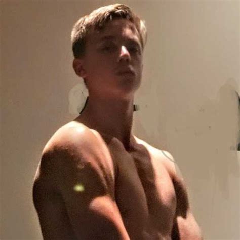 Nicholas Instagram Tiktok Linktree