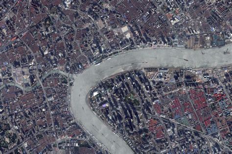 The Effect Of Scale In Urban Flood Inundation Modelling