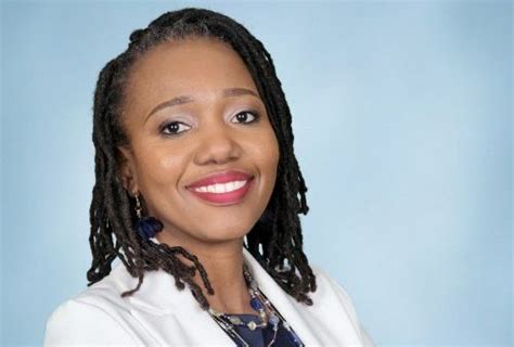 Ivete Meque Lança Livro De Stress” Sobre Cuidados Com A Saúde Mental E