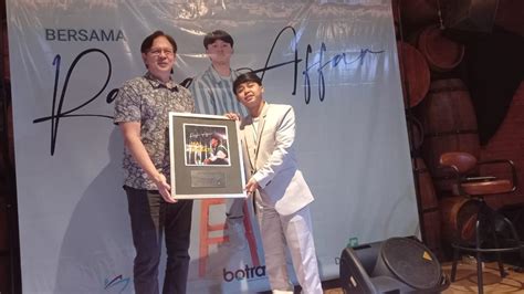 Raffa Affar Penyanyi Pendatang Baru Yang Raih Penghargaan Musik