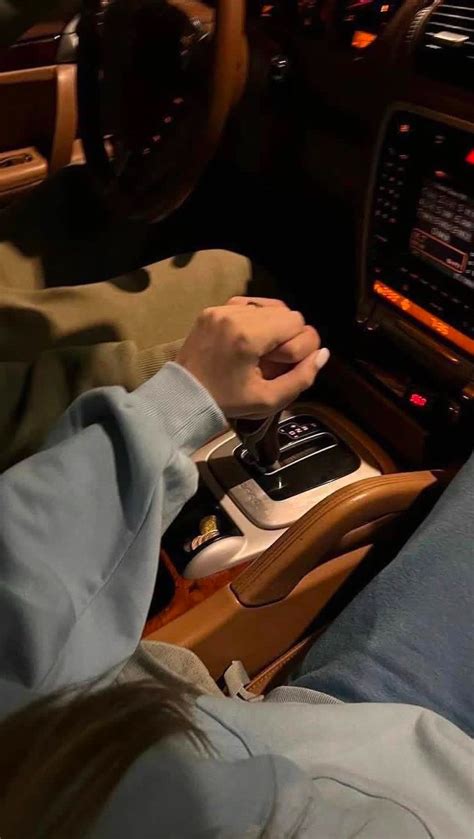 𝓁𝑜𝓋𝑒𝓈 Случается иногда что жизнь разводит двоих людей только для того чтобы показать обоим