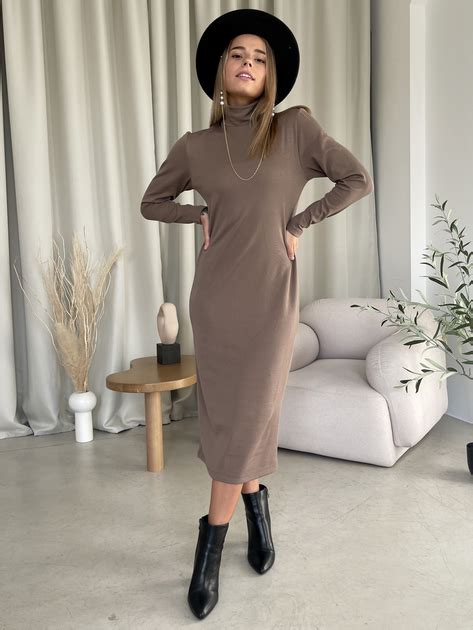 Сукня в рубчик на флісі довга зимова тепла жіноча Merlini Мартен 700001102 4xl 5xl Бежева