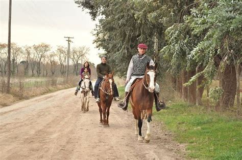 Autos Clásicos Cabalgatas Y Cómics 3 Actividades Para Realizar En La