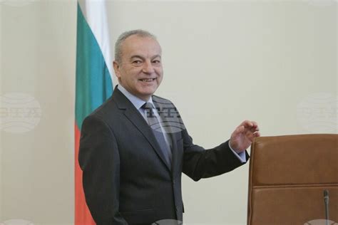 Министерският съвет утре ще отчете свършеното за шест месеца Утро