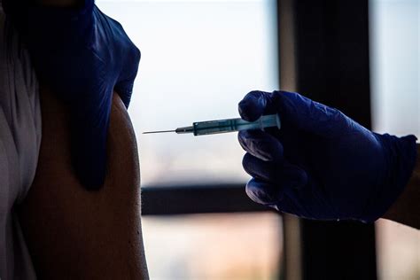 Cdc Finds One In 400 000 Had Anaphylaxis After Moderna Shot Infobae