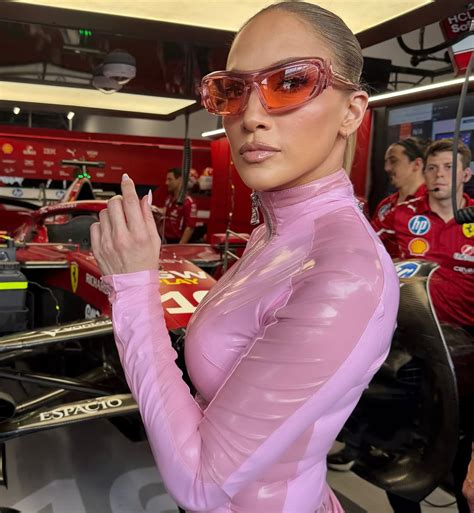 جنیفر لوپز مهمان مسابقات فرمول ۱ گرند پری عربستان روزنامه هفت صبح