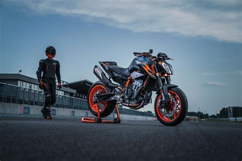 2023 Ktm 890 Duke R Guide Total Motorcycle