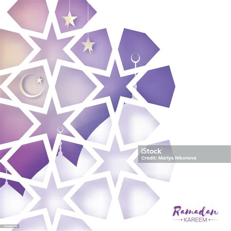 라마단 카림 인사말 카드입니다 아름 다운 모스크 종이 접기 당초 창 종이 컷 스타일 아랍어 장식 패턴입니다 무슬림의 거룩한 달 초승달 자주색 벡터 0명에 대한 스톡 벡터