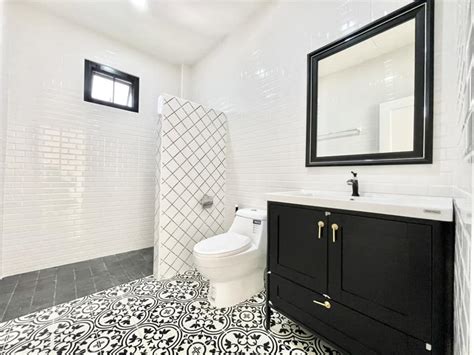 บ้านสร้างใหม่ 2 ชั้น สไตล์อิงลิชโคโลเนียล ต สันผักหวาน อ หางดง จ เชียงใหม่ ใกล้ร้านท่าพระจันทร์