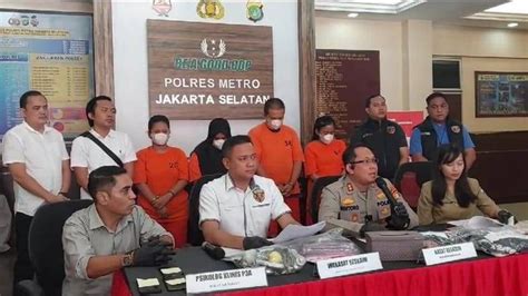Pesta Seks Di Jaksel Bisa Diikuti Sampai Orang Tarifnya Rp Juta Kumparan Com