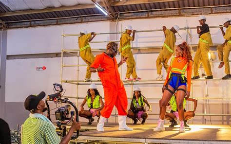 Tetunazina Karole Kasita Gravity Release New Collabo Video
