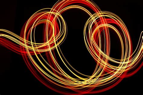 빨간색과 금색 빛 그림 사진 긴 노출 루프와 검은색에 곡선 0명에 대한 스톡 사진 및 기타 이미지 0명 검은색 금 금속