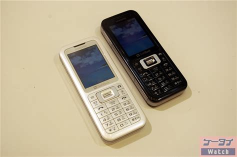 拡大画像 5カ国語のメニュー表示に対応したプリモバイル端末730SC 0001