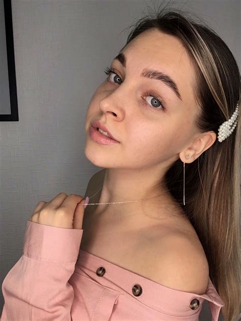 Бровист Виктория Люди боятся боли Не физической а душевной Это внезапное осознание застелило