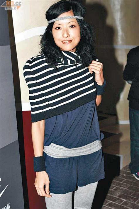 徐濠縈飛起老公過白色聖誕 東方日報