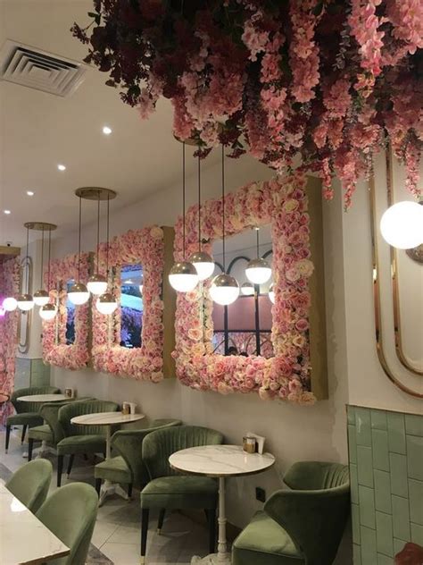 شیک ترین طراحی دکوراسیون کافه جذب مشتری با فضاسازی رویایی ماگرتا