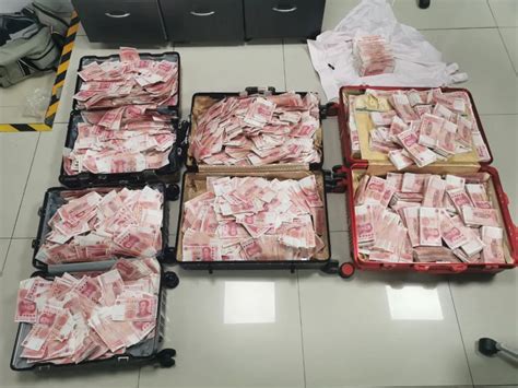 四大箱500多万现金3台点钞机都冒烟了