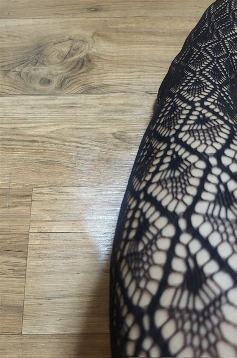 Olt On Twitter 엄마가n혹시 너 스타킹 안필요해n하면서n무슨 보따리에서 주섬주섬 꺼내주는거야n40년전 신었던 스타킹들이래nn