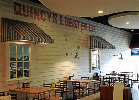 First Taste Quincys Original Lobster Rolls Daily Local