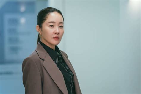 首播開箱羅美蘭x嚴志媛殘酷的實習生笑中帶淚又感同身受的女性職場奮鬥史 電影神搜