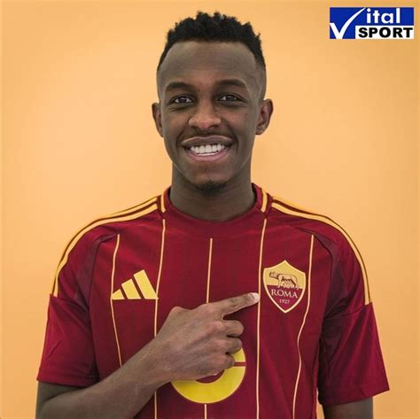 ОФИЦИАЛЬНО 25 летний защитник Сауд Абдулхамид перешёл в Рому из Аль Хиляля Сумма трансфера