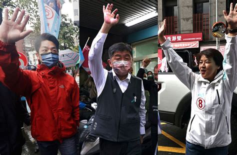 台湾九合一基层选举 26日登场，各候选人在最后一夜冒雨大拼场。 学者分析，民进党在六都最低目标为三加一拿四都，尤其台北市首都之战，是绿、蓝