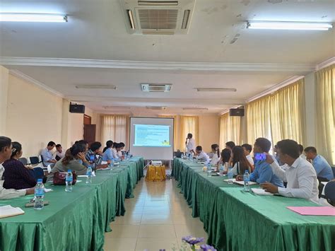 ឯកឧត្តមបណ្ឌិត យ៉ង ក្រសួងកសិកម្ម រុក្ខាប្រមាញ់ និងនេសាទ