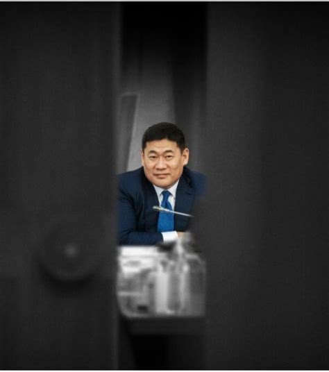 Эмүжин 23 настайдаа Монгол дахь Дэлхийн зөн Олон Улсын байгууллагад салбар хариуцсан захирал