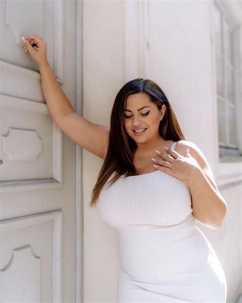 Costina Munteanu Costinagotcurves Instagram In 2025 Flirty