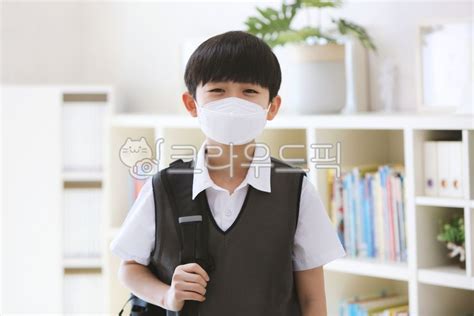 학생 책가방 소년 마스크 신학기 사진이미지일러스트캘리그라피 Artin작가