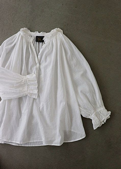 화이트 프릴 코튼 블라우스 Syning