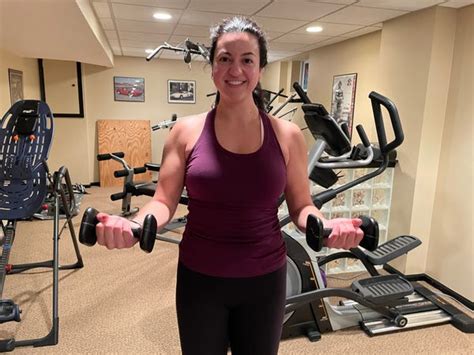 Gal Gadot Biceps Spacotin