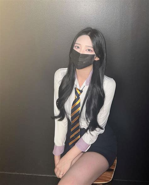 여자 교복에 있는 핀