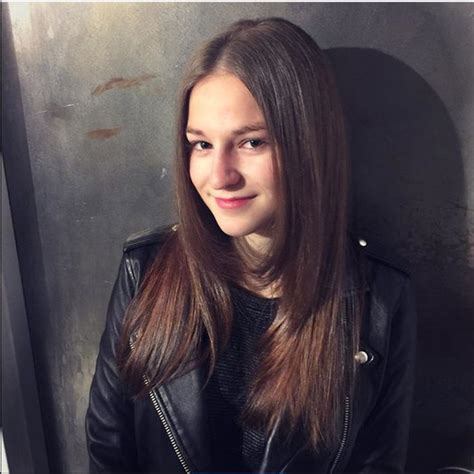 Long Layered With Front Angle Haircut By Mark Garrison Haircuts For