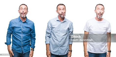 사람의 잘생긴 수석 노인의 서 콜라주 배경 만드는 물고기 얼굴 입술 고 우 스 꽝 스러운 제스처와 격리 재미 있는 식입니다 귀여운에 대한 스톡 사진 및 기타 이미지 Istock