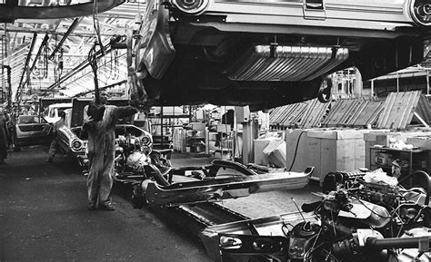 Fords Chicago Assembly Plant Turns 100 Assembly