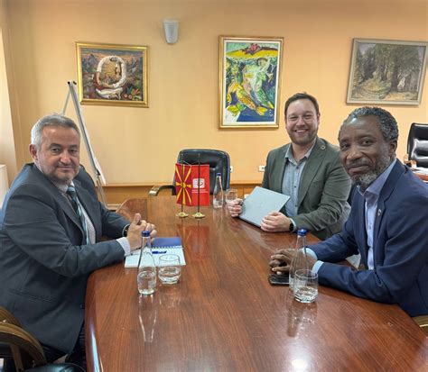 Сашо Ден 7 ми Денеска имавме средба со д р Аким Али претставник на Светската здравствена