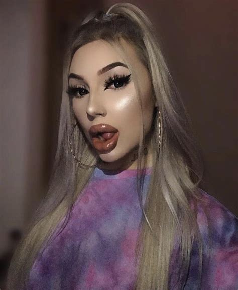 Plastic Barbie Scrolller
