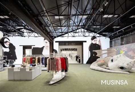 광고 📡 [브알 71] 성수동 대림창고를 K패션 성지로 점령한 무신사