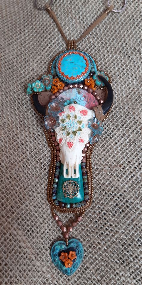 Bg 311 Echoes Of Georgia Okeeffe Bone Cab Necklace By Beverly Gholson