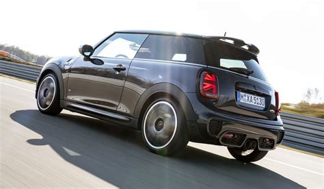 Mini John Cooper Works Gp Pack прикинулся топ версией — Авторевю