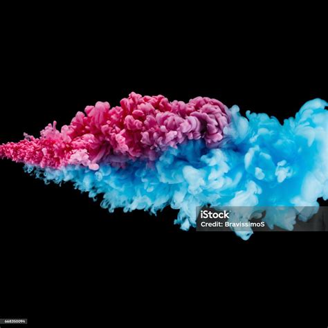 컬러 잉크 검은 배경에 고립의 많아요 물 모션에 추상 페인트입니다 다채로운 소용돌이 드랍 스 빨강에 대한 스톡 사진 및 기타 이미지 Istock