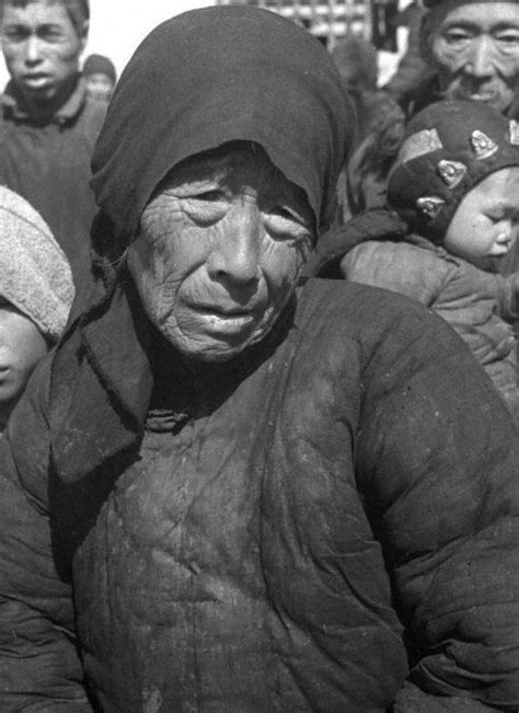 分享图片在饥荒受灾地区的老年妇女1943年