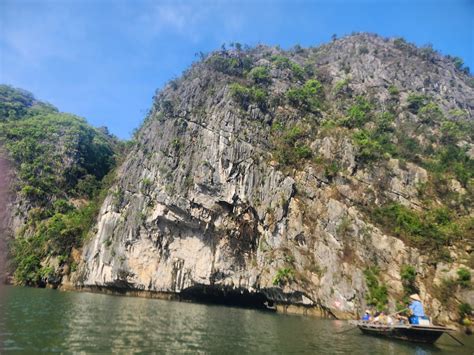 חוויית שייט בלתי נשכחת במפרץ האלונג ביי
