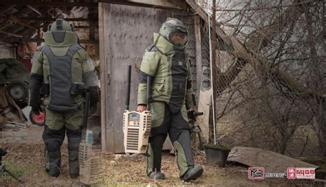 用不到的知识又增加了！排爆服怎么穿才能在关键时刻救你一命？ 知乎