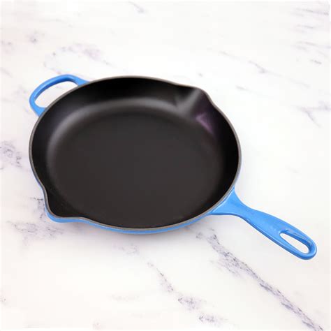 Le Creuset Signature Skillet Review Worth The Price