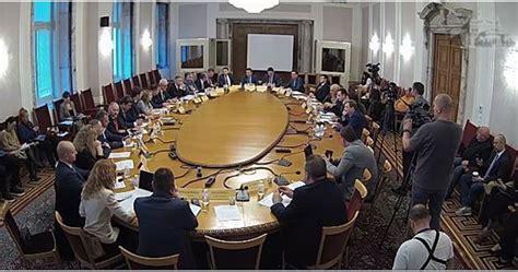 Започна се приеха правилата избор на нов председател и двама членове на КЕВР